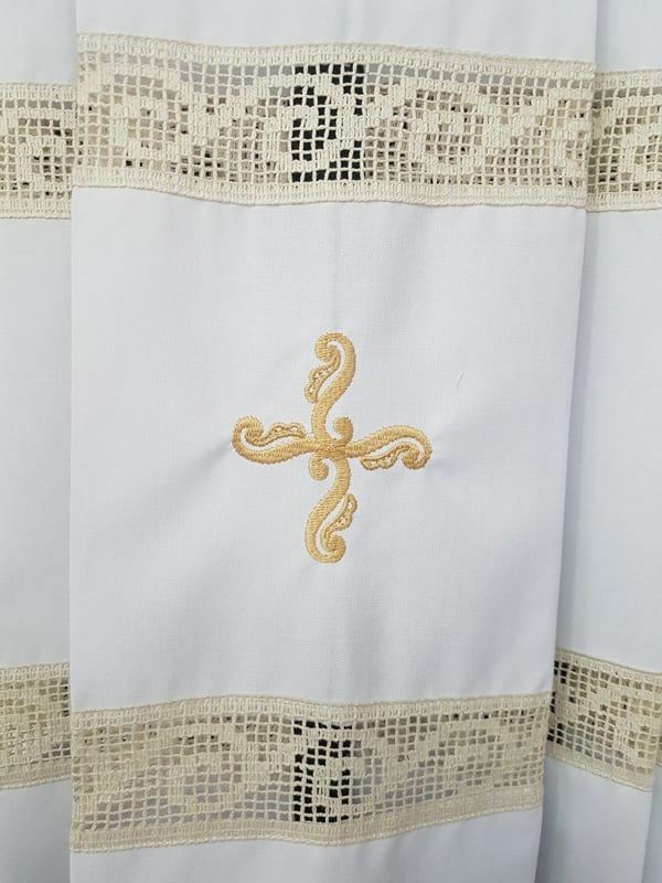 Wool blend catholic Surplice 6 folds embroidered Cross | Vaticanum.com