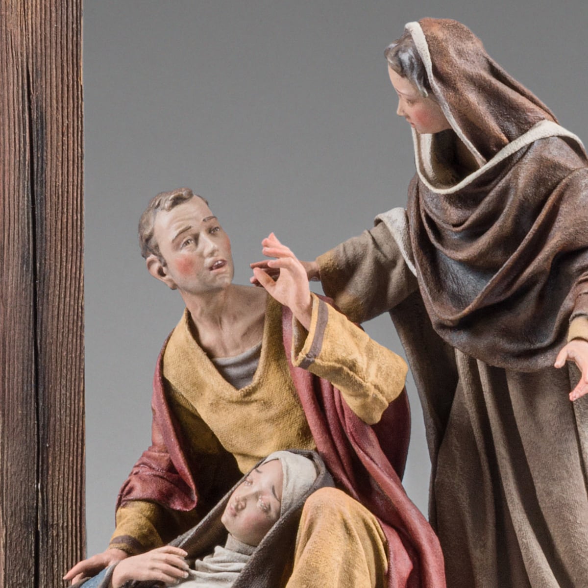 Jesus Christ on the Cross cm 10 (3,9 inch) Immanuel dressed Nativity ...